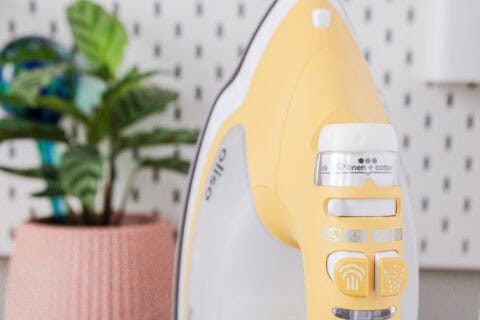 Is the Oliso Pro Iron Worth it? - Oliso TG1600 Pro Iron Review ...